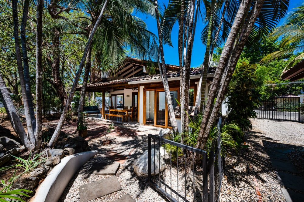 Newly Remodeled Villa Across From The Beach - RPM Vacation Rentals