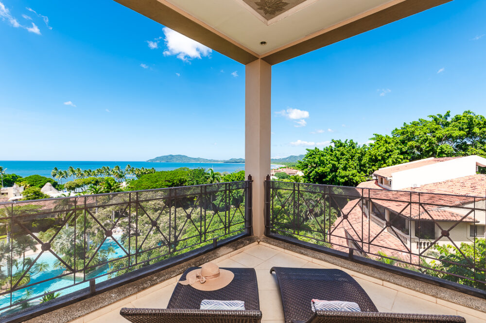 Amazing Ocean Views On The Center Of Town - RPM Vacation Rentals